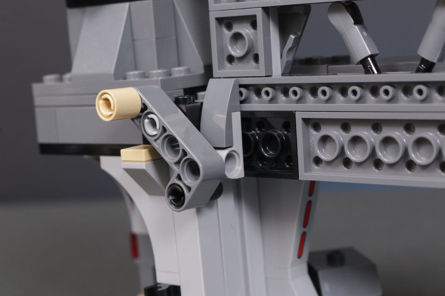 LEGO Star Wars 75386 Paz Vizsla and Moff Gideon Battle