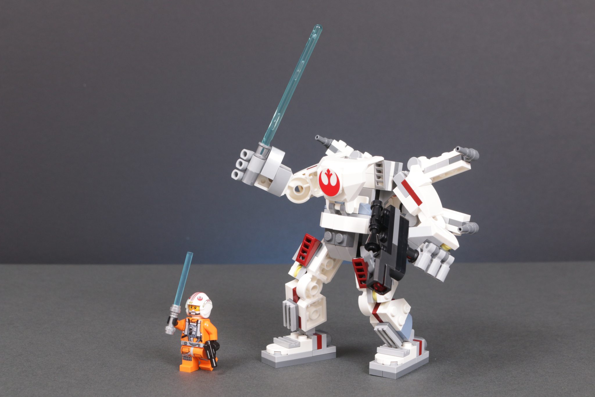 LEGO Star Wars 75390 Luke Skywalker X-Wing Mech review