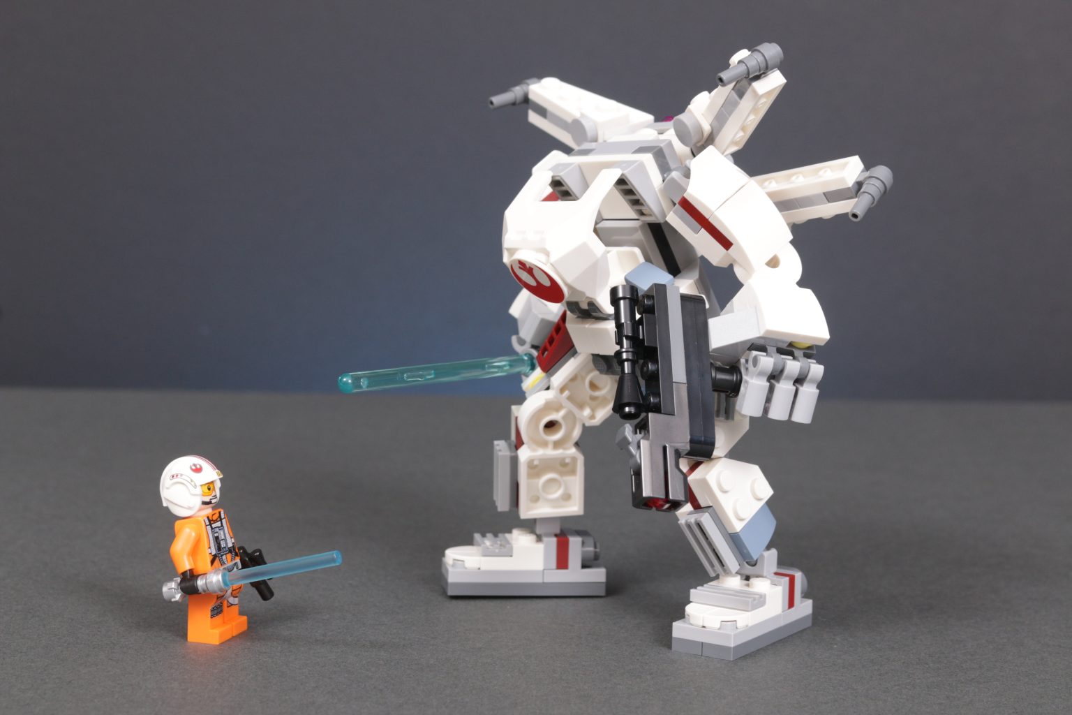 LEGO Star Wars 75390 Luke Skywalker X-Wing Mech review