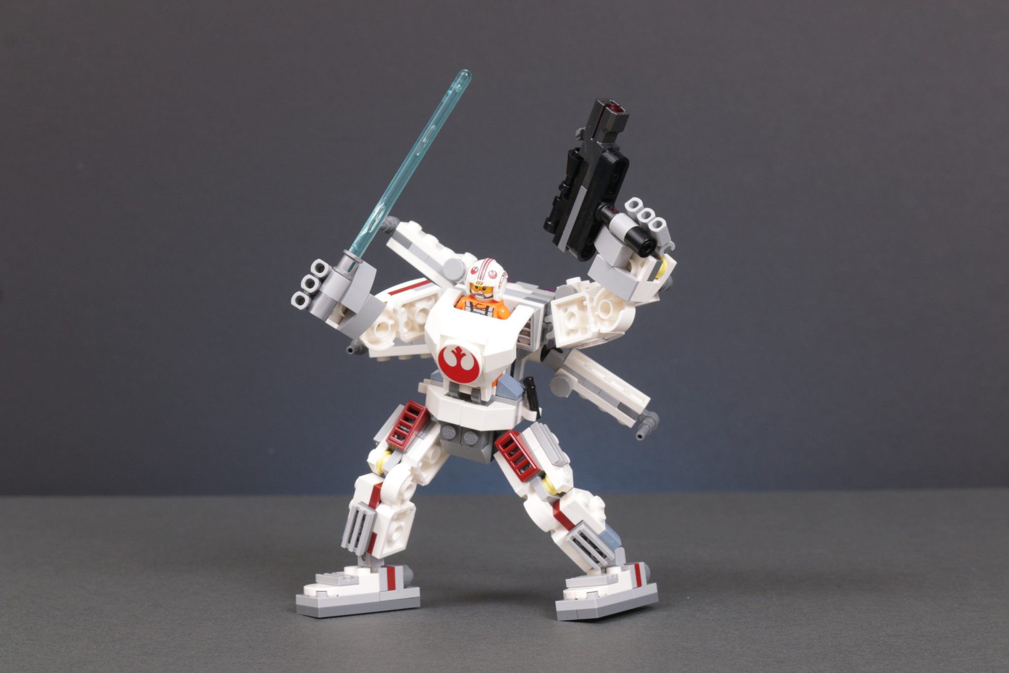 LEGO Star Wars 75390 Luke Skywalker X-Wing Mech review