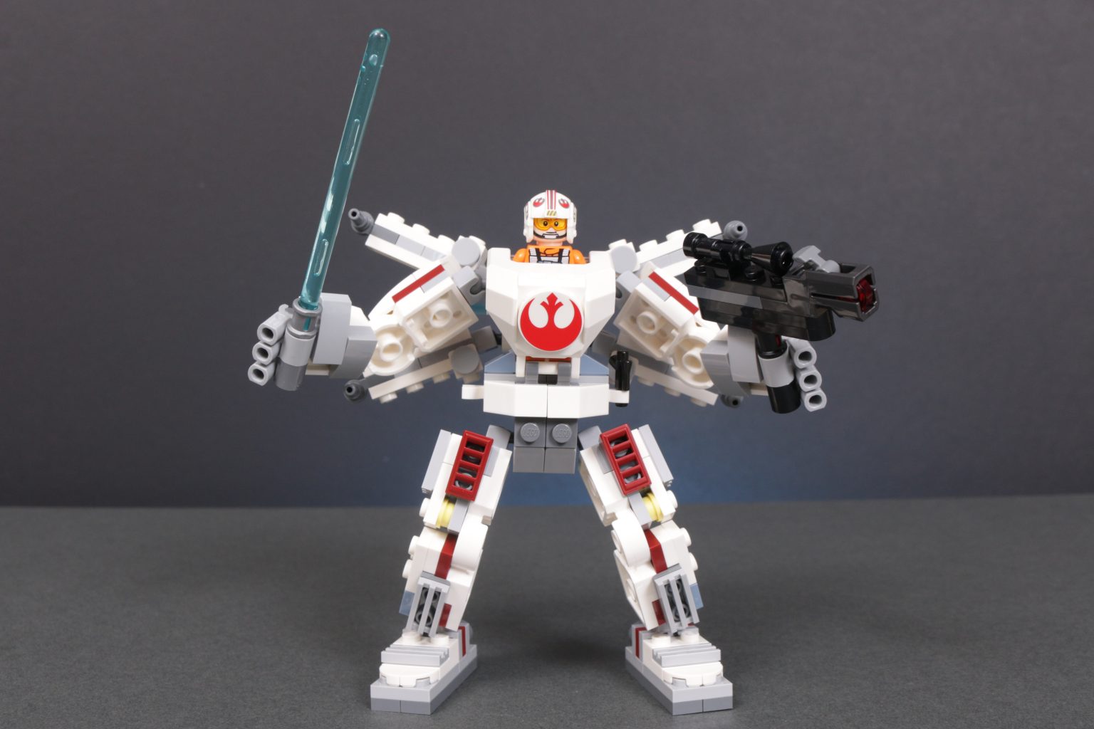 LEGO Star Wars 75390 Luke Skywalker X-Wing Mech review