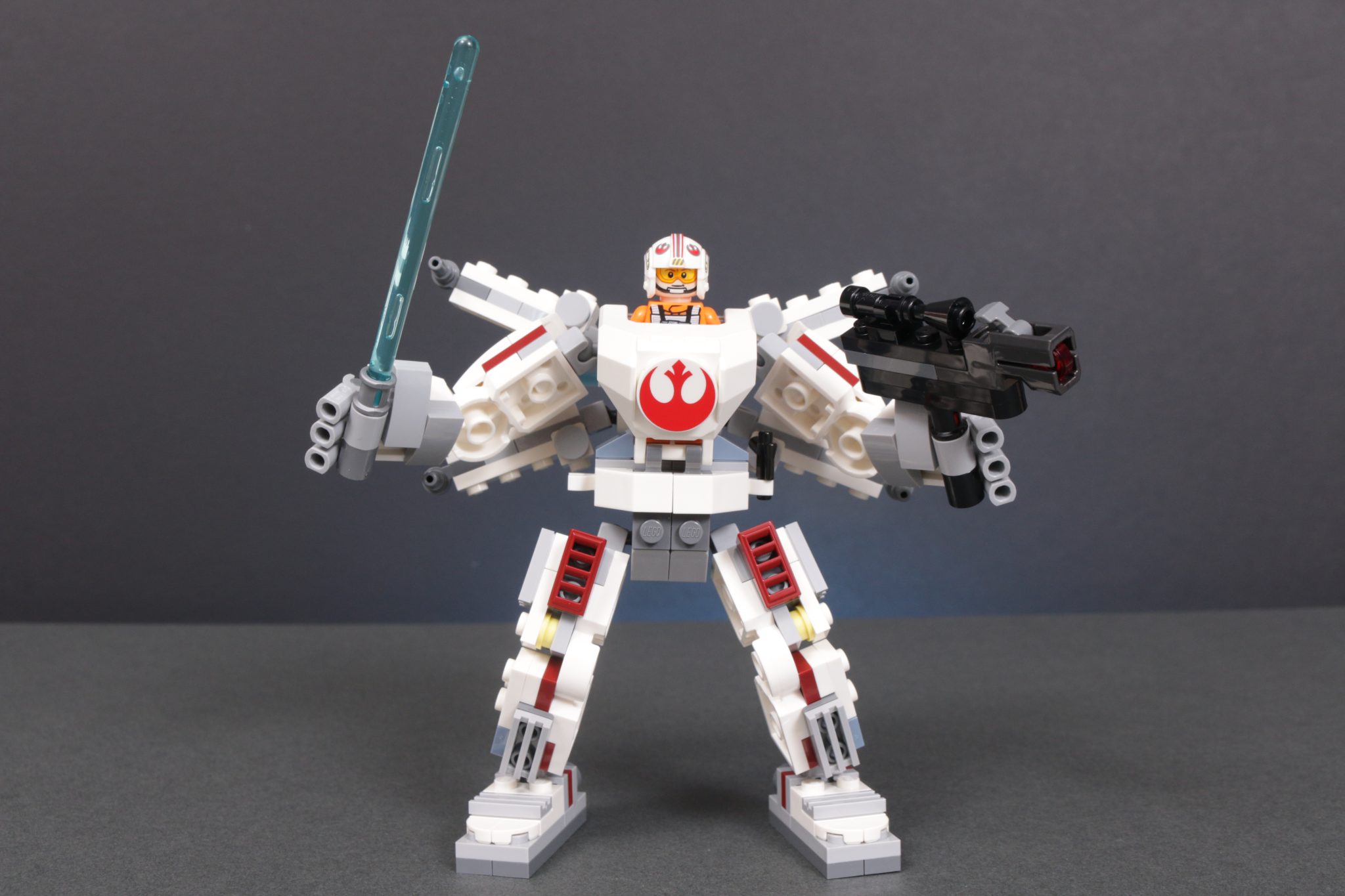 LEGO Star Wars 75390 Luke Skywalker X-Wing Mech review