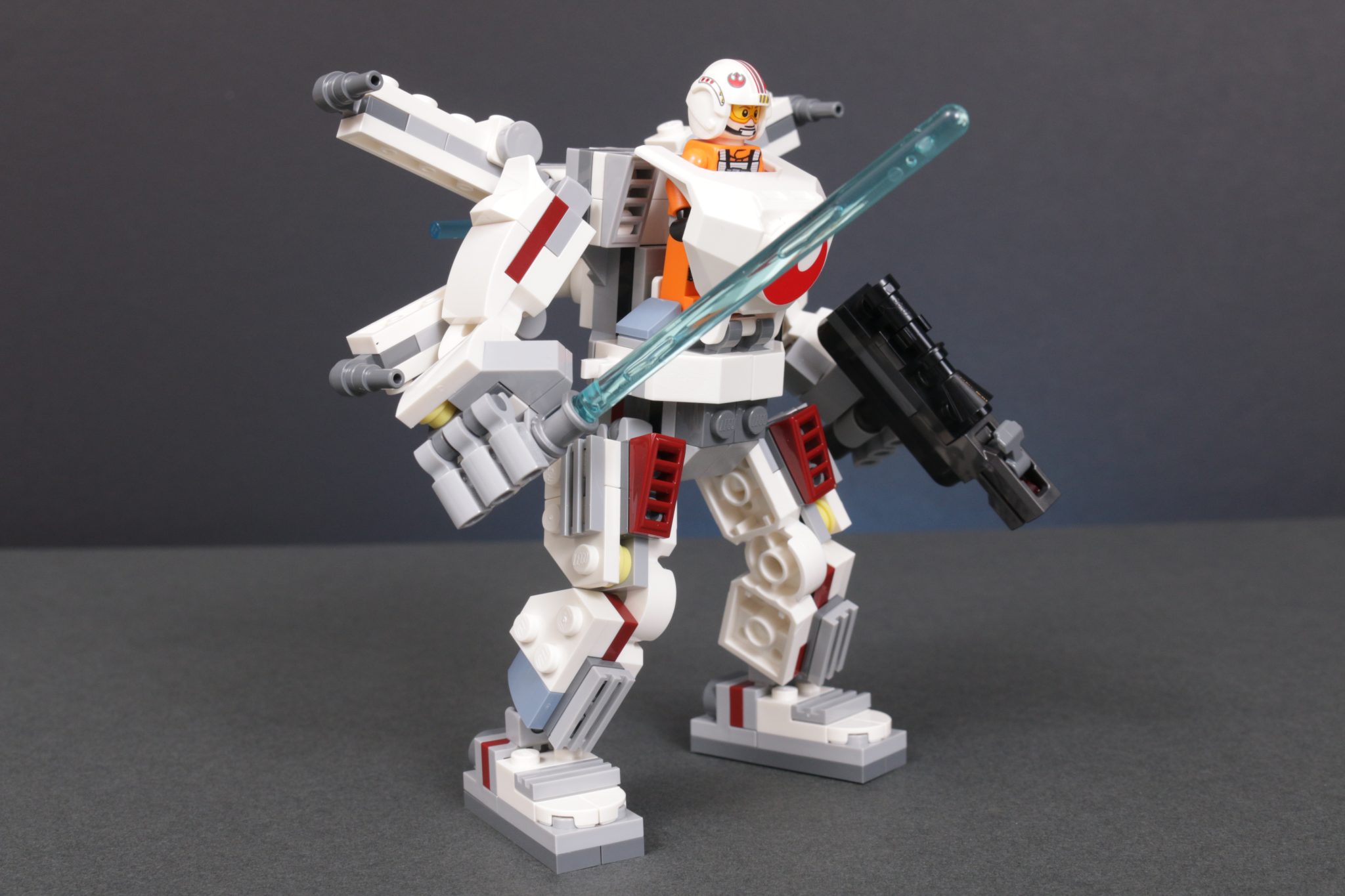 LEGO Star Wars 75390 Luke Skywalker X-Wing Mech review