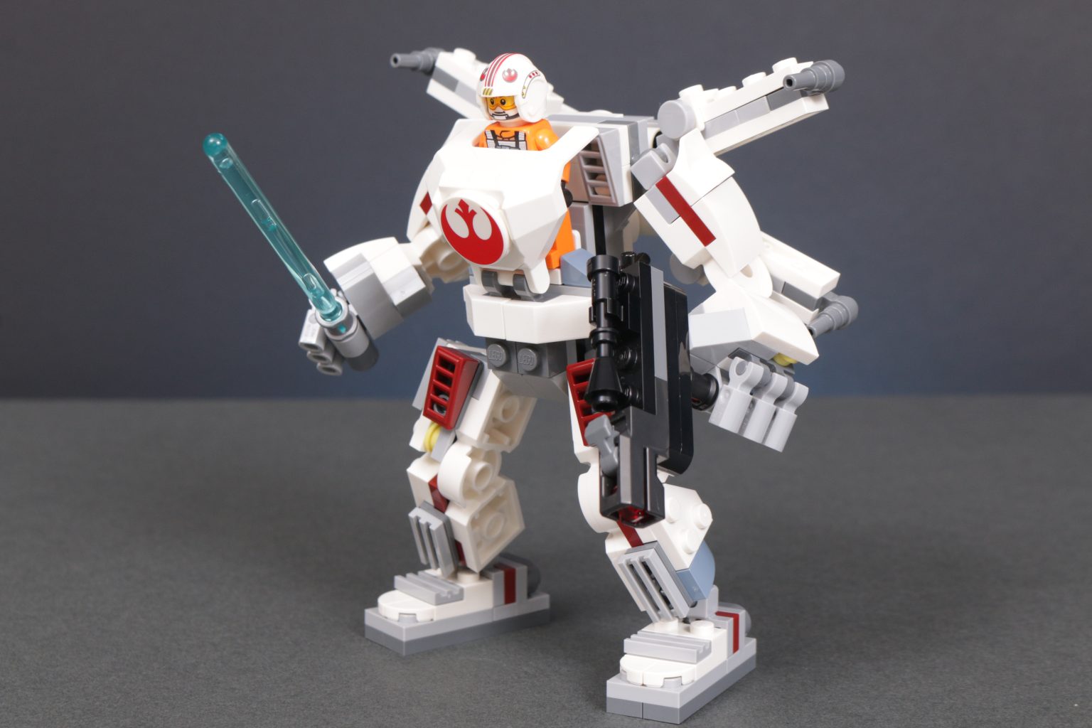 LEGO Star Wars 75390 Luke Skywalker X-Wing Mech review