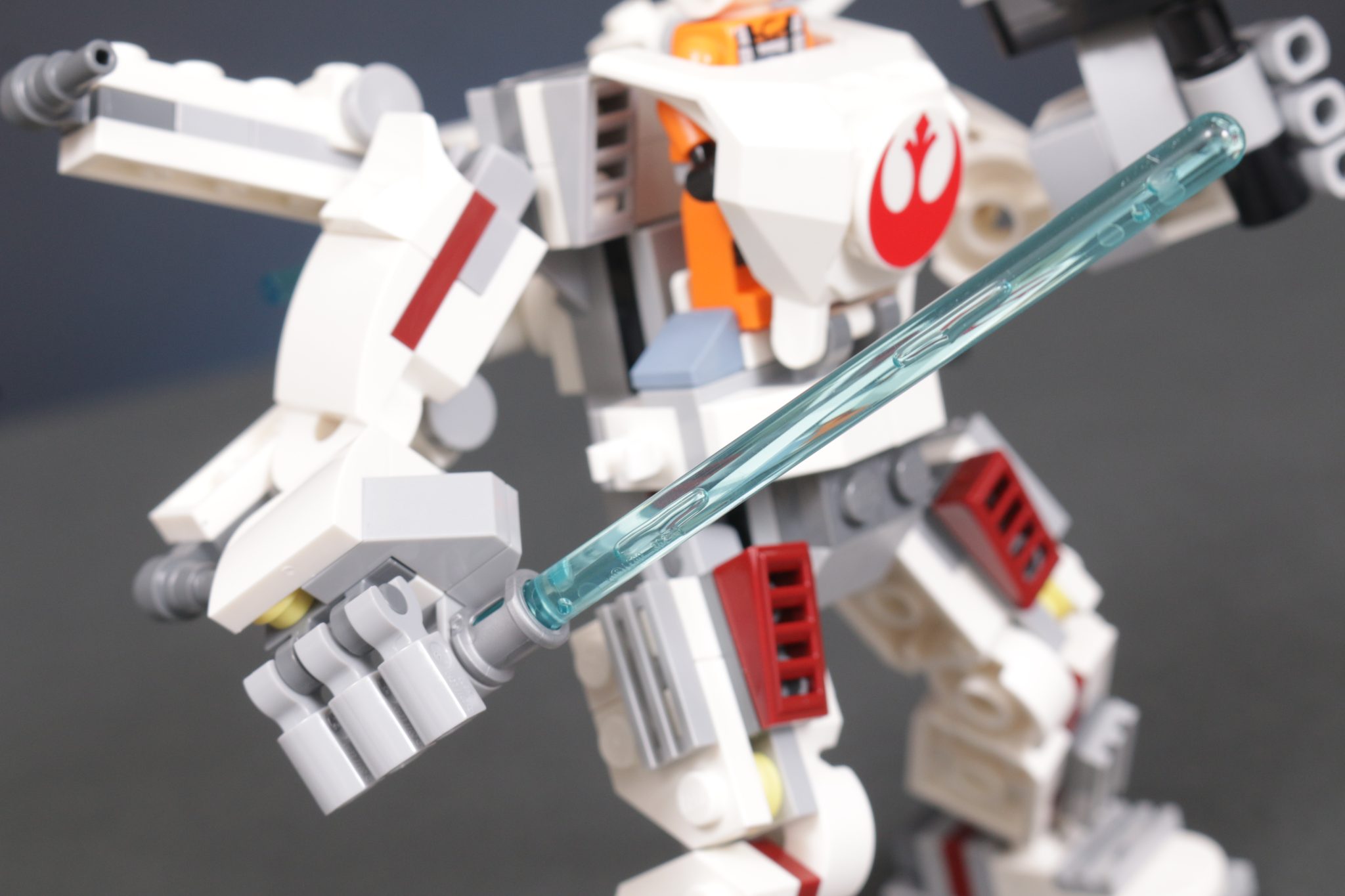 LEGO Star Wars 75390 Luke Skywalker X-Wing Mech review