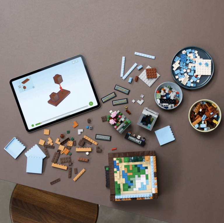 First images of LEGO Minecraft 18+ Crafting Table spotted