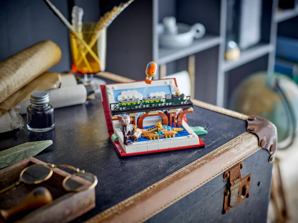 First look at LEGO 40690 Tribute to Jules Verne's Books