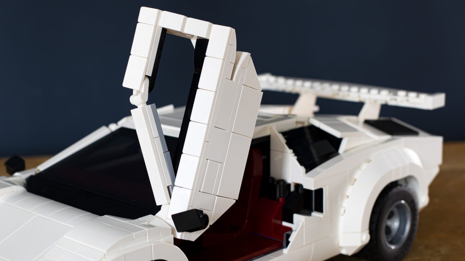 LEGO 10337 Lamborghini Countach 5000 Quattrovalvole review