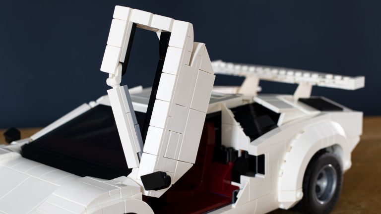 LEGO 10337 Lamborghini Countach 5000 Quattrovalvole review