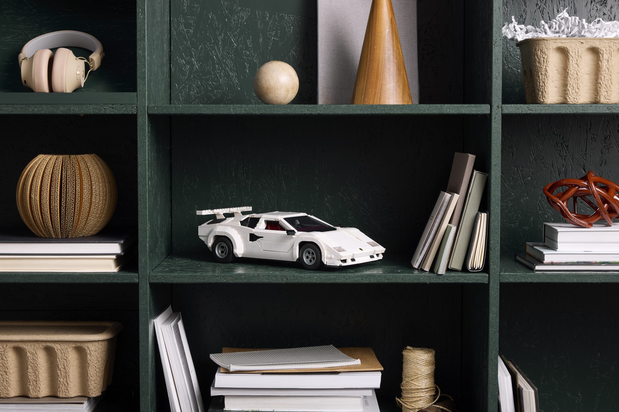 LEGO Icons 10337 Lamborghini Countach 5000 Quattrovalvole visual tour