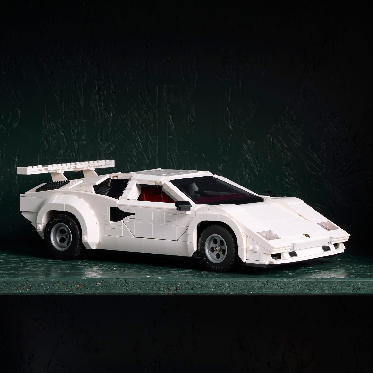 LEGO Icons 10337 Lamborghini Countach 5000 Quattrovalvole visual tour