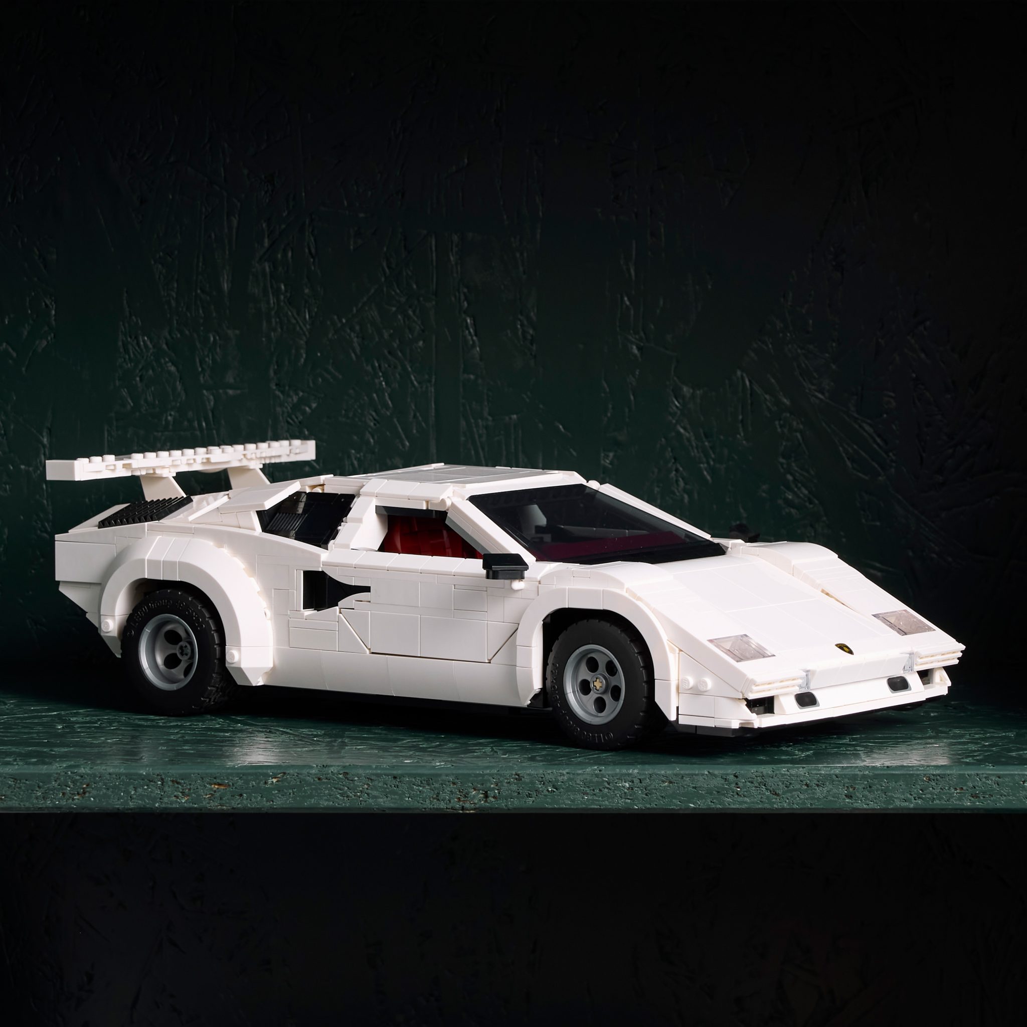 LEGO Icons 10337 Lamborghini Countach 5000 Quattrovalvole visual tour