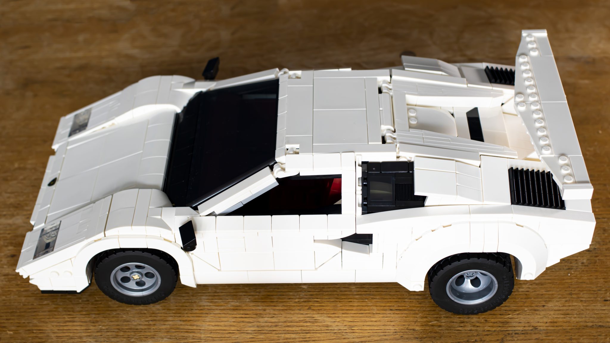 LEGO 10337 Lamborghini Countach 5000 Quattrovalvole review