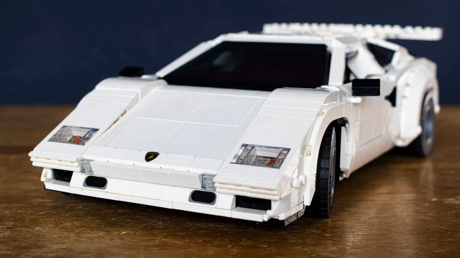 LEGO 10337 Lamborghini Countach 5000 Quattrovalvole review