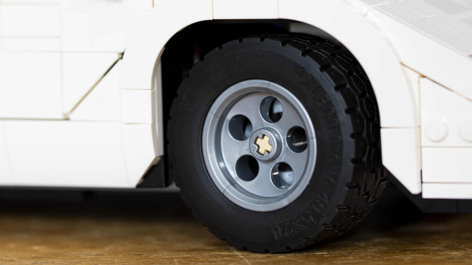 LEGO 10337 Lamborghini Countach 5000 Quattrovalvole review