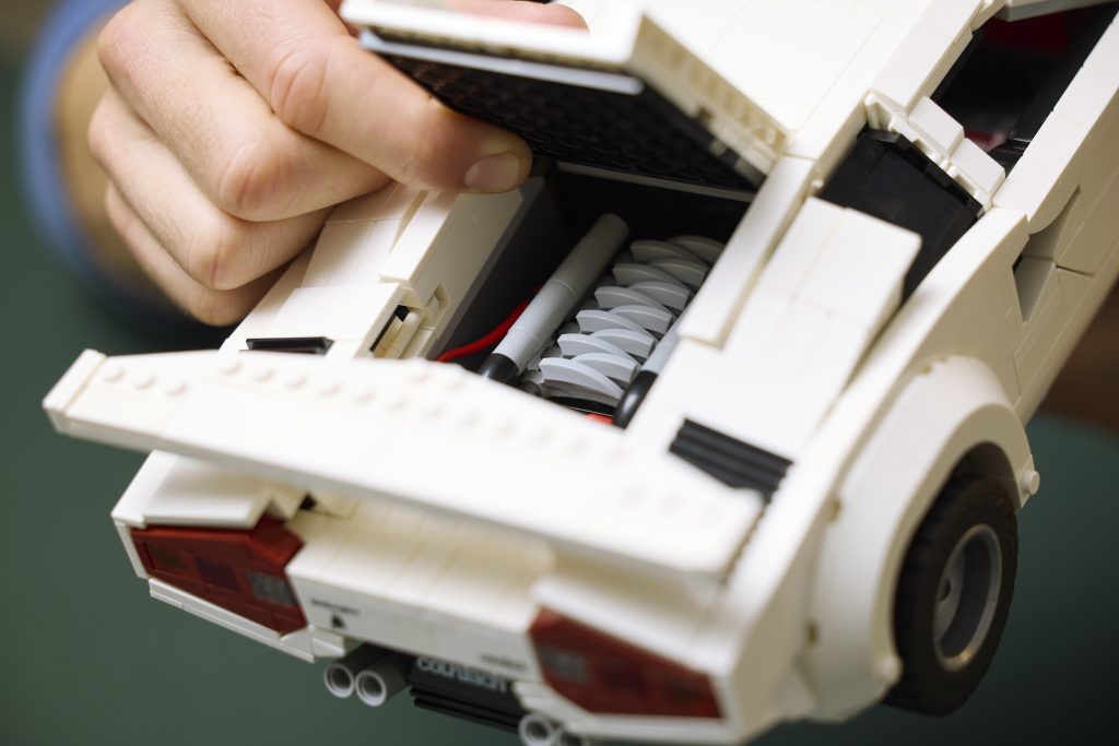 How both LEGO Lamborghini Countach models stack up