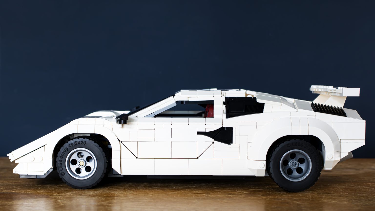 LEGO 10337 Lamborghini Countach 5000 Quattrovalvole review