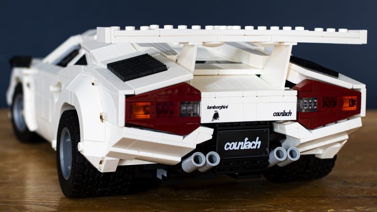 LEGO 10337 Lamborghini Countach 5000 Quattrovalvole review