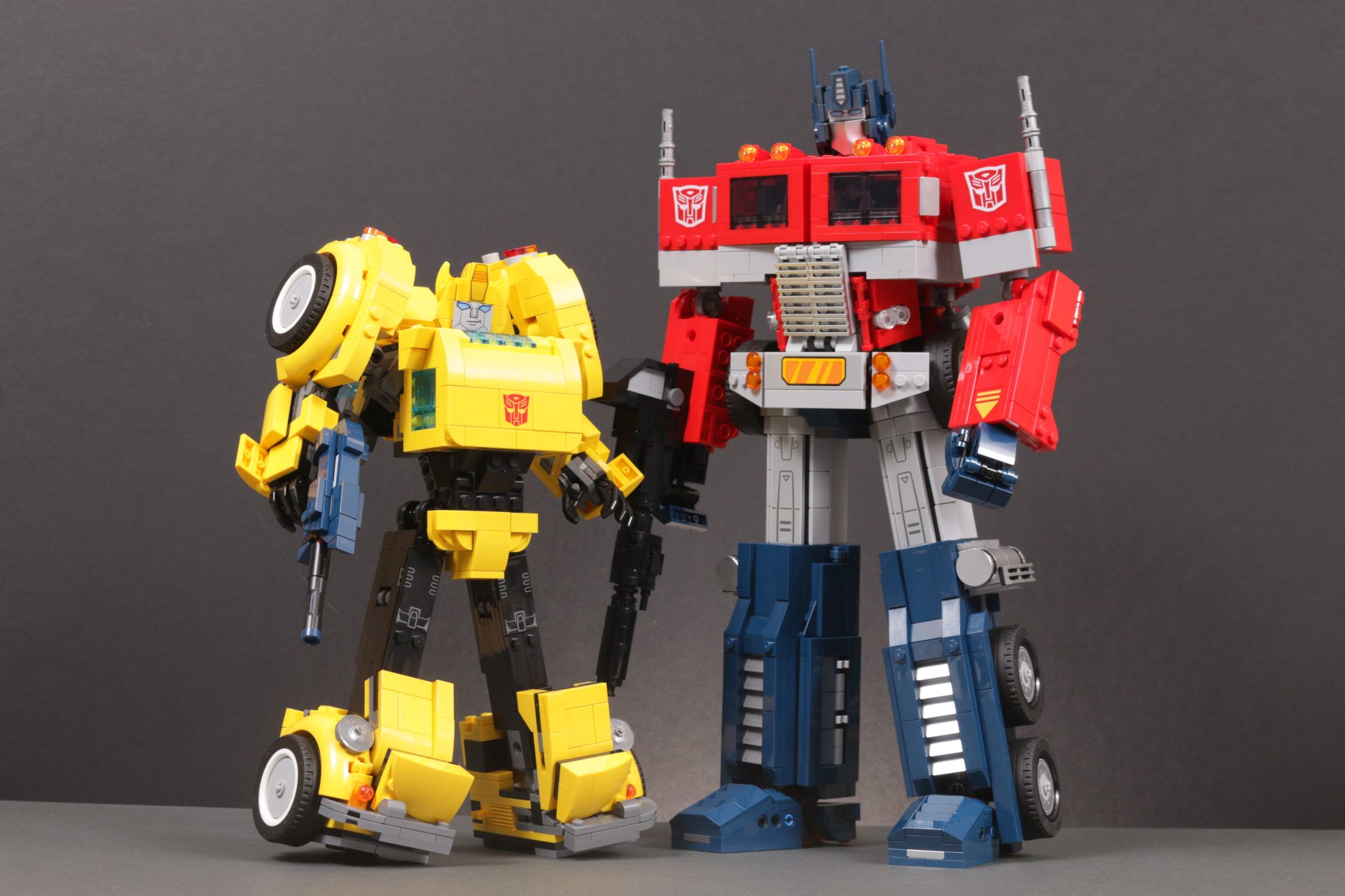 LEGO Icons Transformers 10338 Bumblebee review and gallery