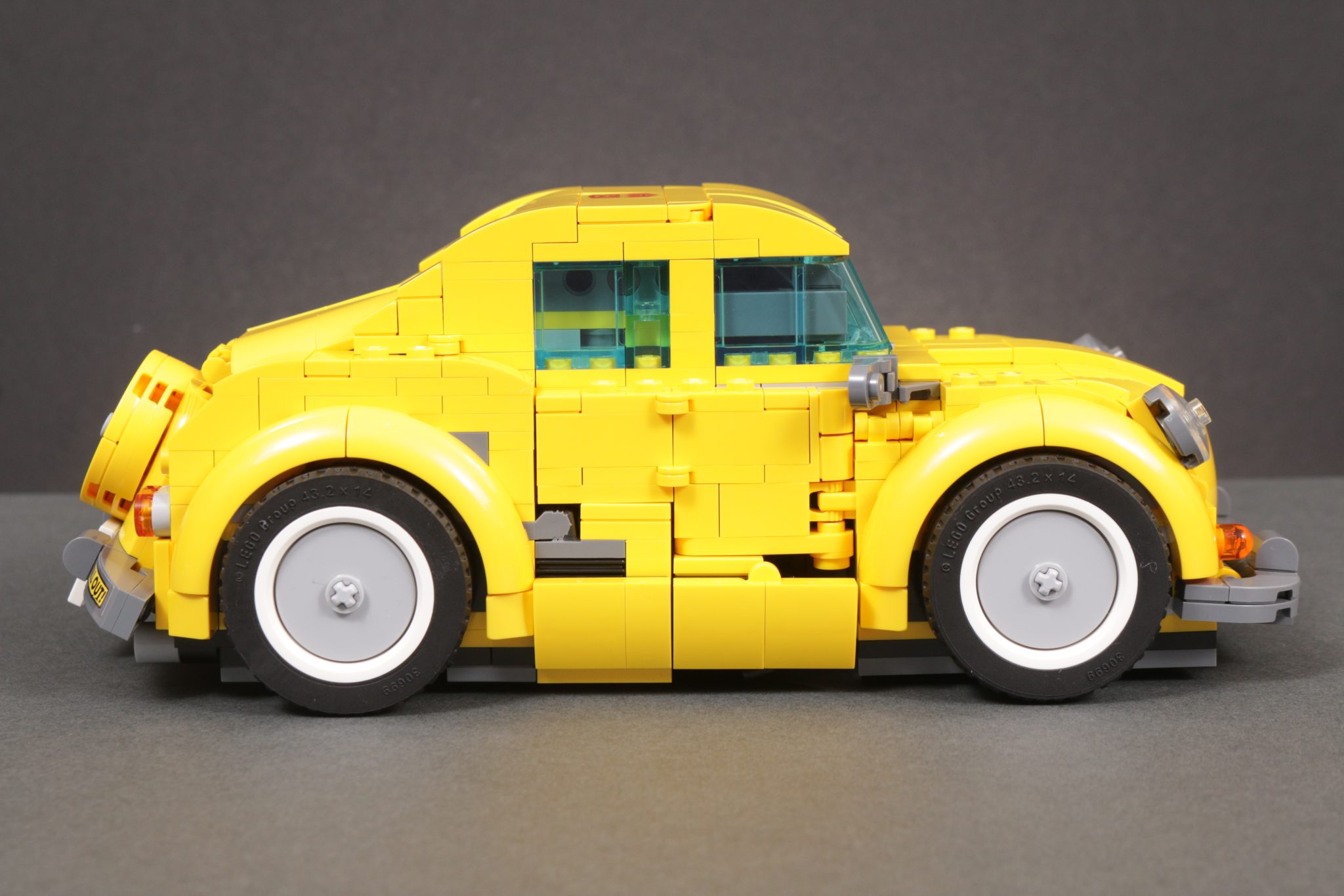 LEGO Icons Transformers 10338 Bumblebee review and gallery