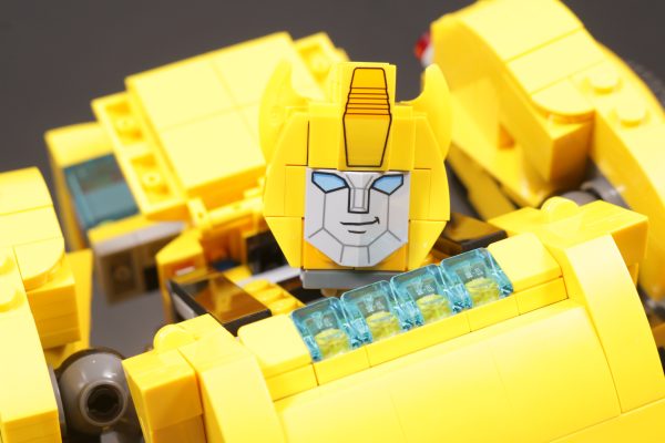 LEGO Icons Transformers 10338 Bumblebee review and gallery