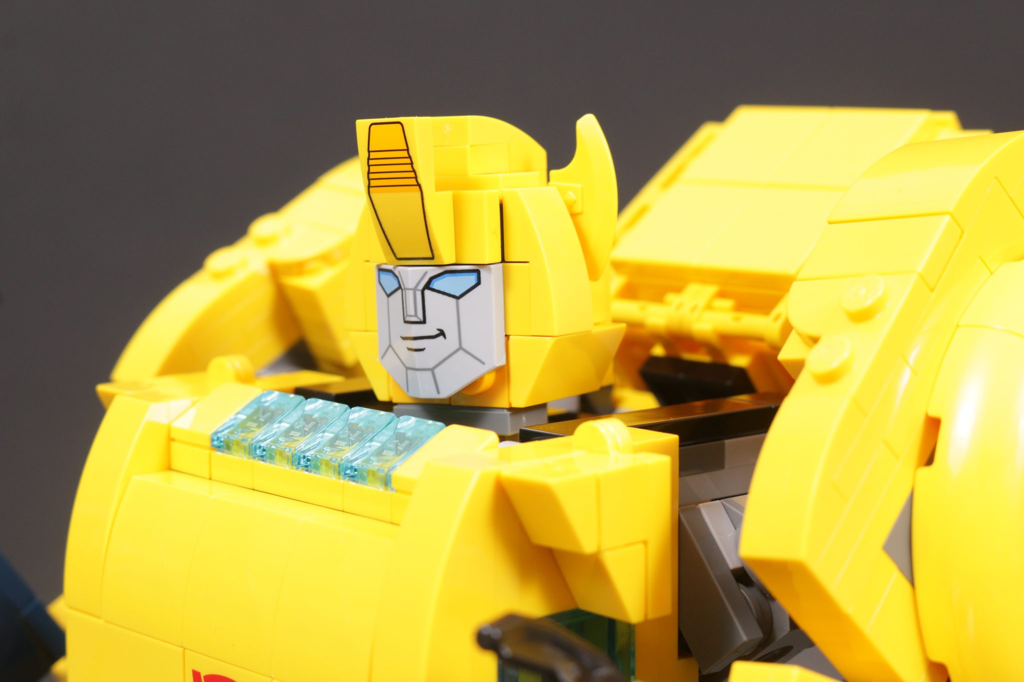 LEGO Icons Transformers 10338 Bumblebee review and gallery