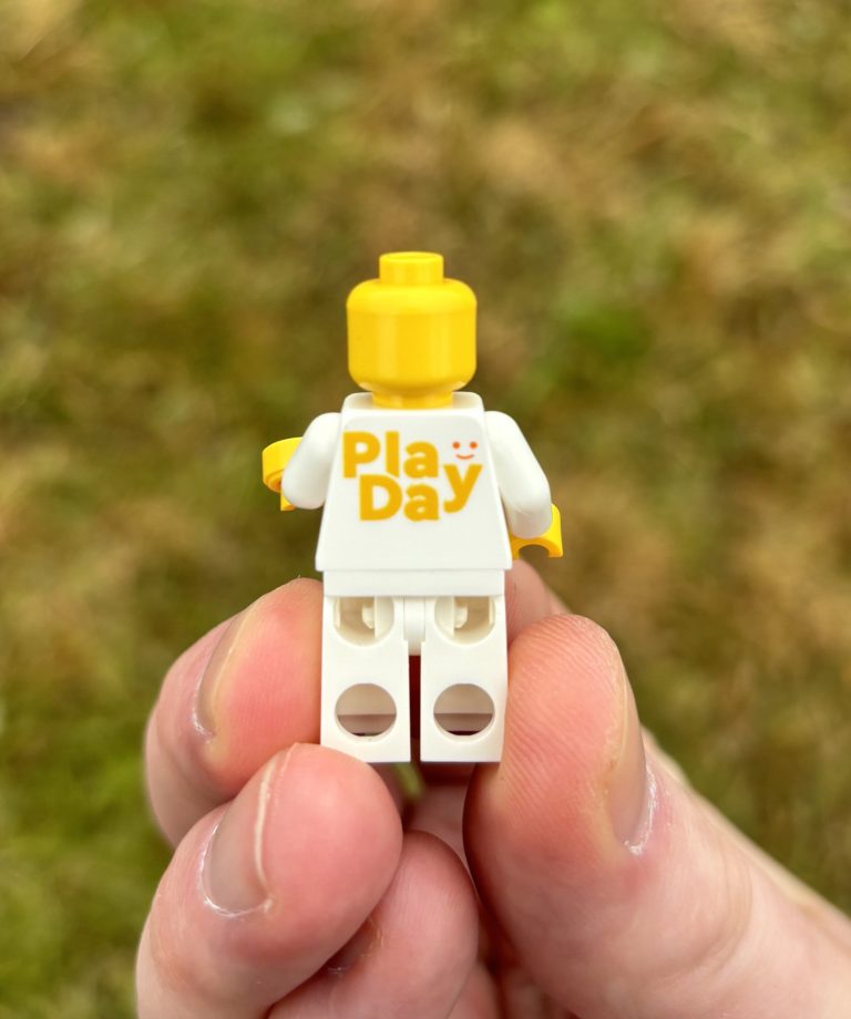 Exclusive LEGO Play Day 2024 minifigure and tile revealed