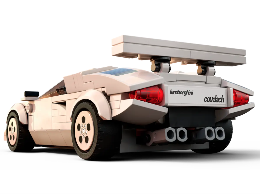How both LEGO Lamborghini Countach models stack up