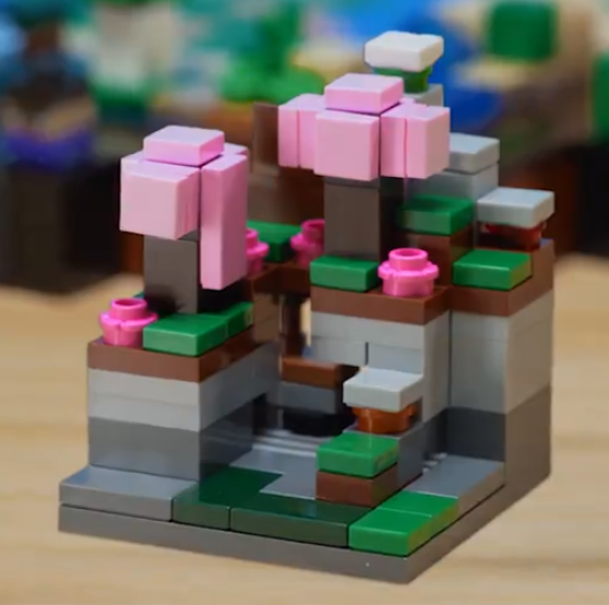 Take a closer look at LEGO Minecraft 21265 The Crafting Table