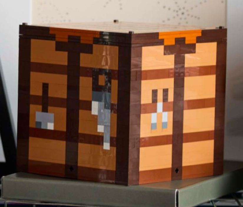 LEGO 21265 The Crafting Table is designed for expansion