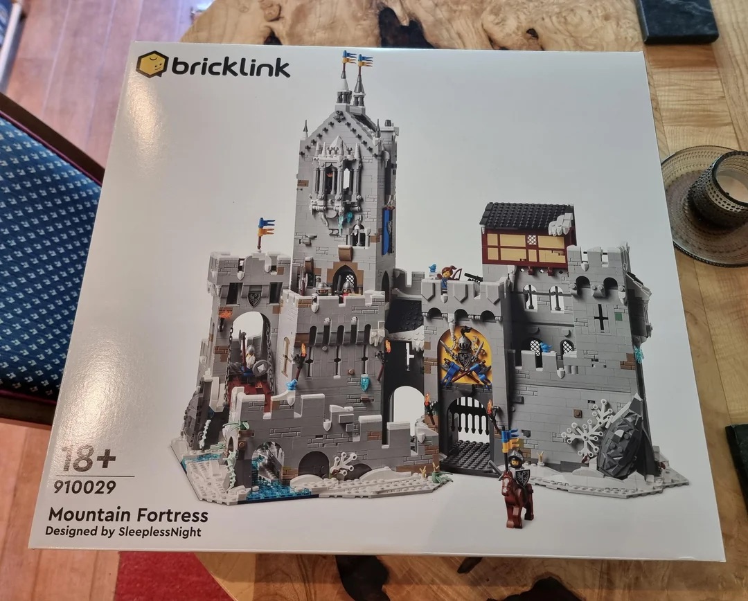 First LEGO BrickLink Designer Program Series 1 sets have begun to arrive