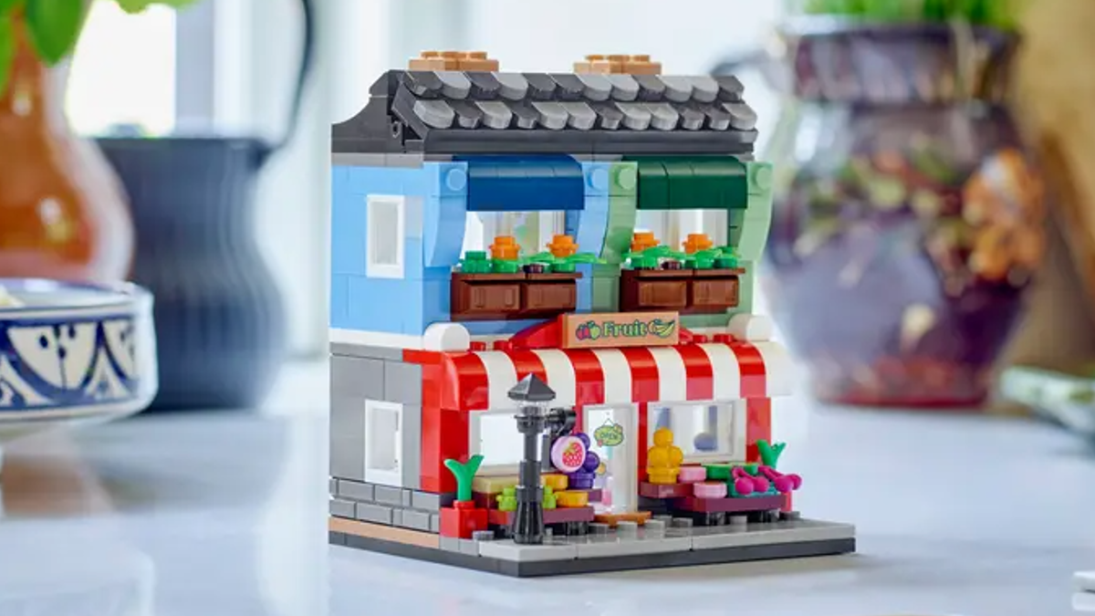 First look at LEGO 40692 Sweet Shop gift-with-purchase