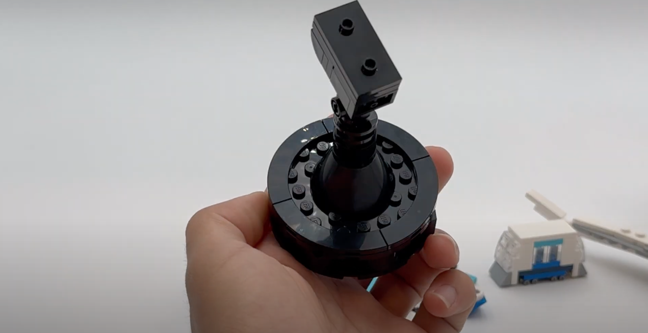 LEGO MASTERS winner reacts to 41838 Travel Moments