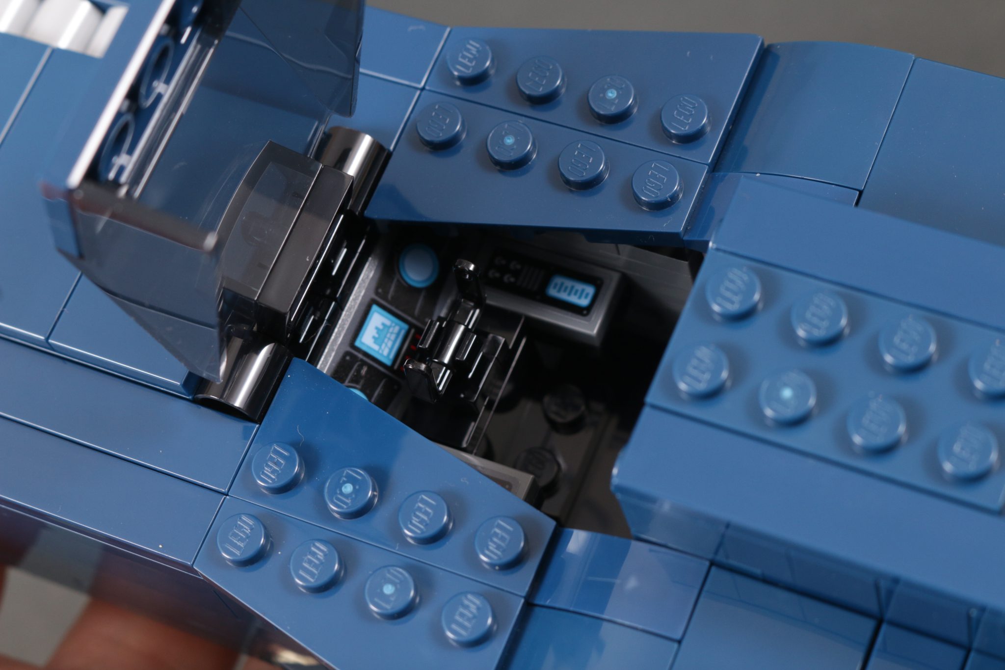 LEGO 76274 Batmobile vs. Harley Quinn and Mr. Freeze review