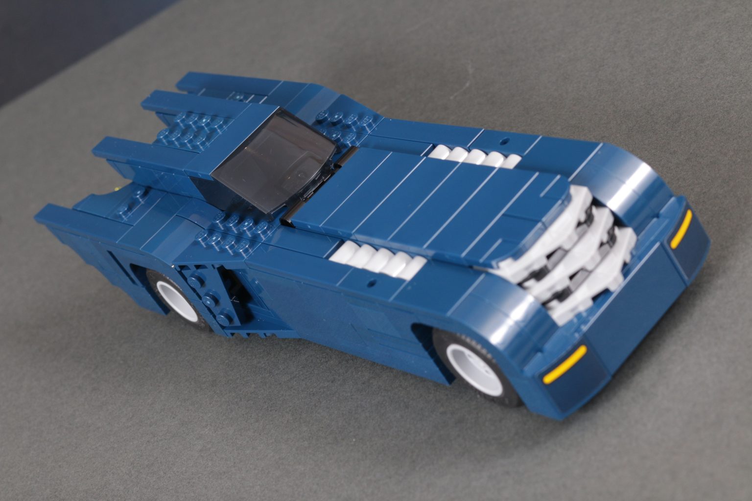 LEGO 76274 Batmobile vs. Harley Quinn and Mr. Freeze review