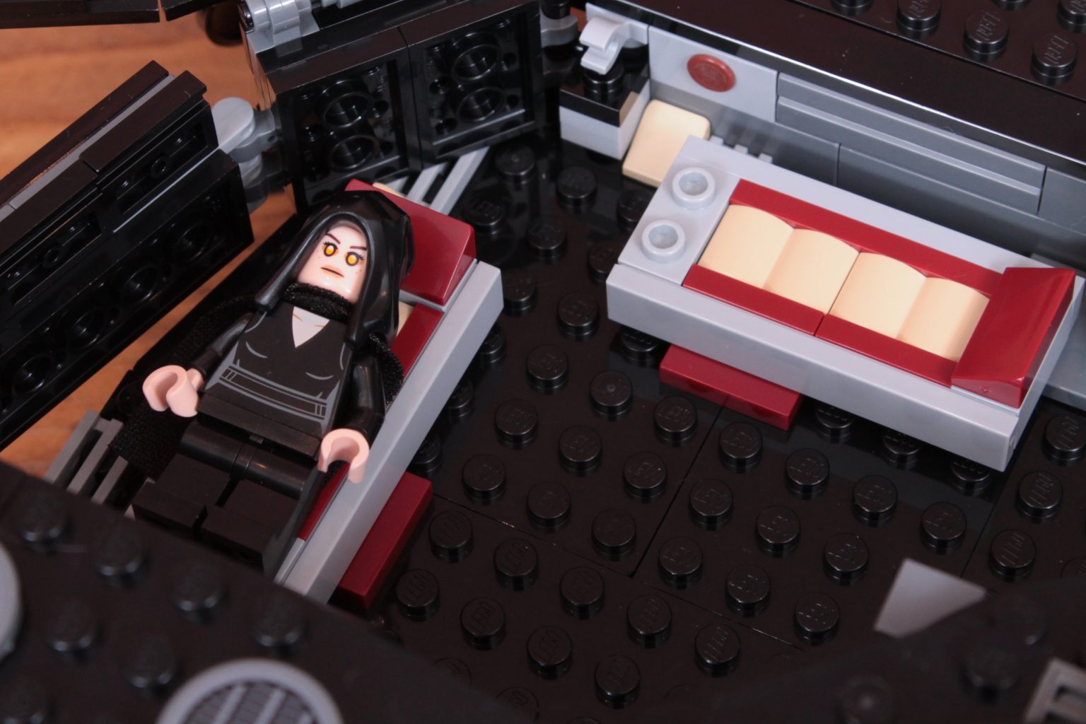 LEGO Star Wars 75389 The Dark Falcon review and gallery