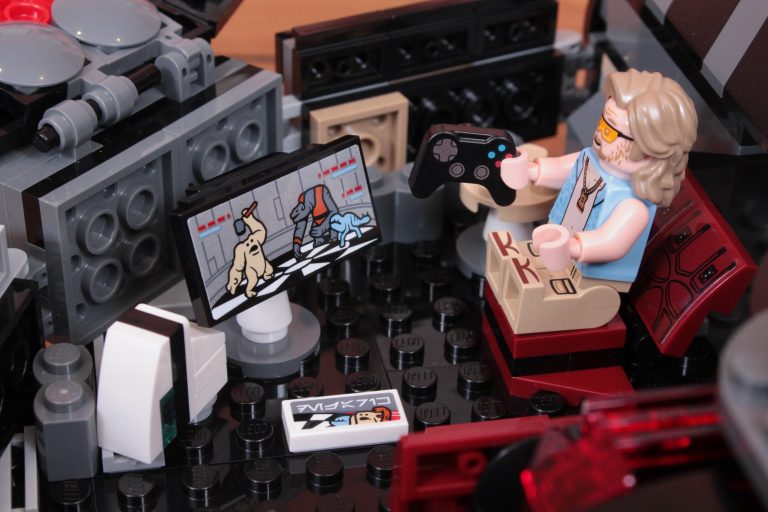 LEGO Star Wars 75389 The Dark Falcon review and gallery