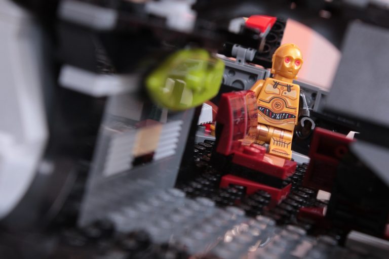 LEGO Star Wars 75389 The Dark Falcon review and gallery