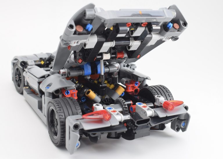 LEGO 42173 Koenigsegg Jesko Absolut Grey Hypercar review