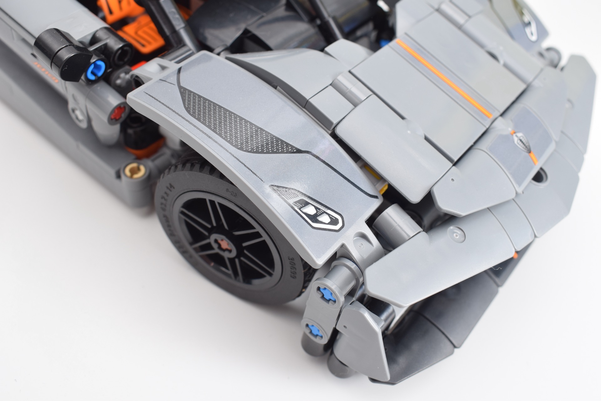 LEGO 42173 Koenigsegg Jesko Absolut Grey Hypercar review