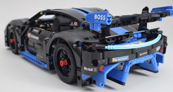 LEGO 42176 Porsche GT4 e-Performance Race Car review