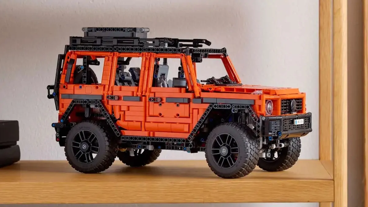 LEGO Technic 42177 Mercedes-Benz G 500 marks a milestone for a new colour