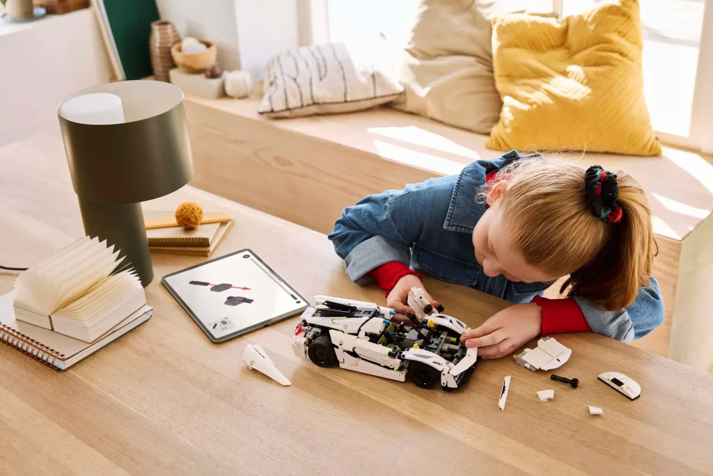 LEGO Technic 42184 Koenigsegg Jesko Absolut White revealed