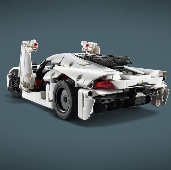 First look at LEGO Technic 42184 Koenigsegg Jesko in white