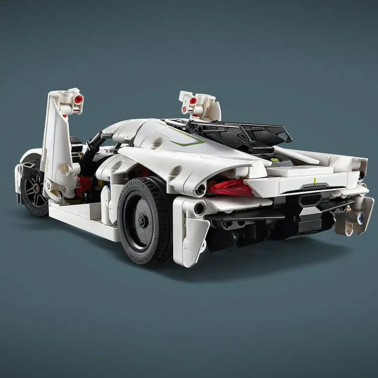 First look at LEGO Technic 42184 Koenigsegg Jesko in white