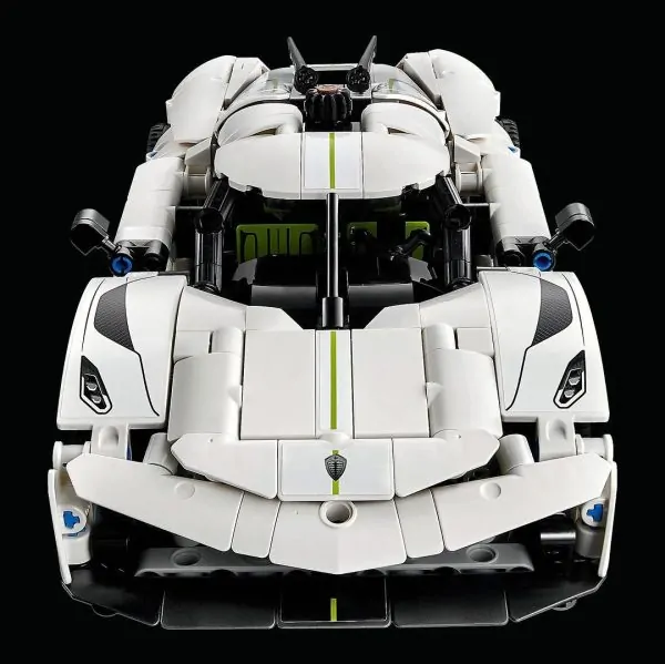 First look at LEGO Technic 42184 Koenigsegg Jesko in white