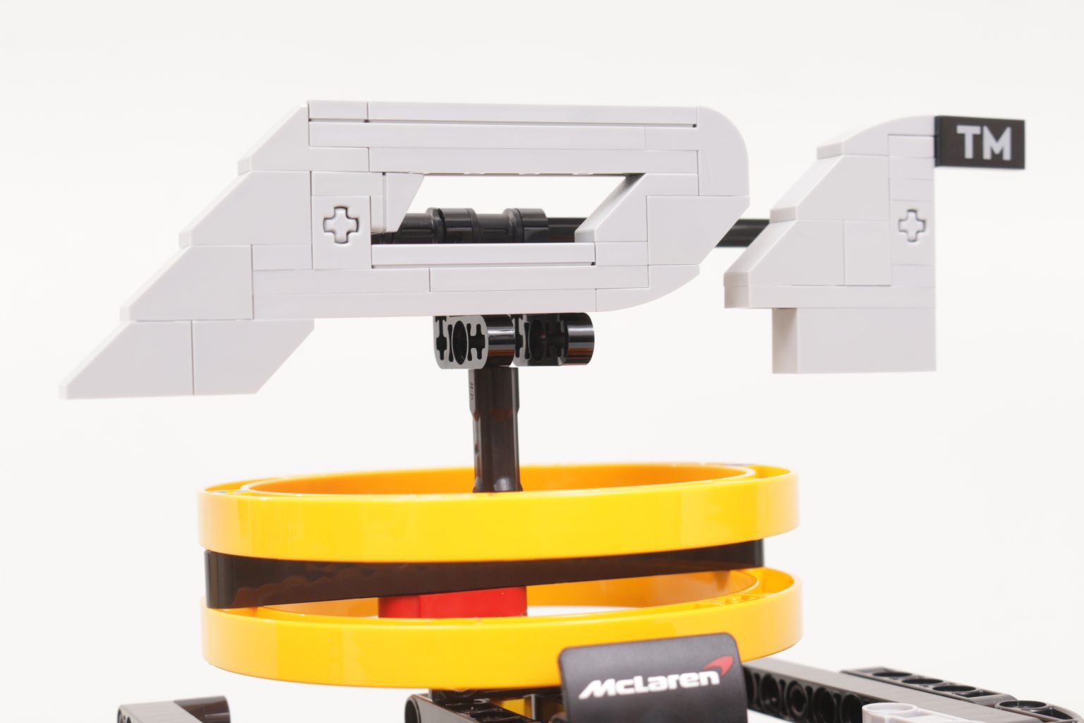 LEGO Technic McLaren 6535735 P1 Logo GWP review