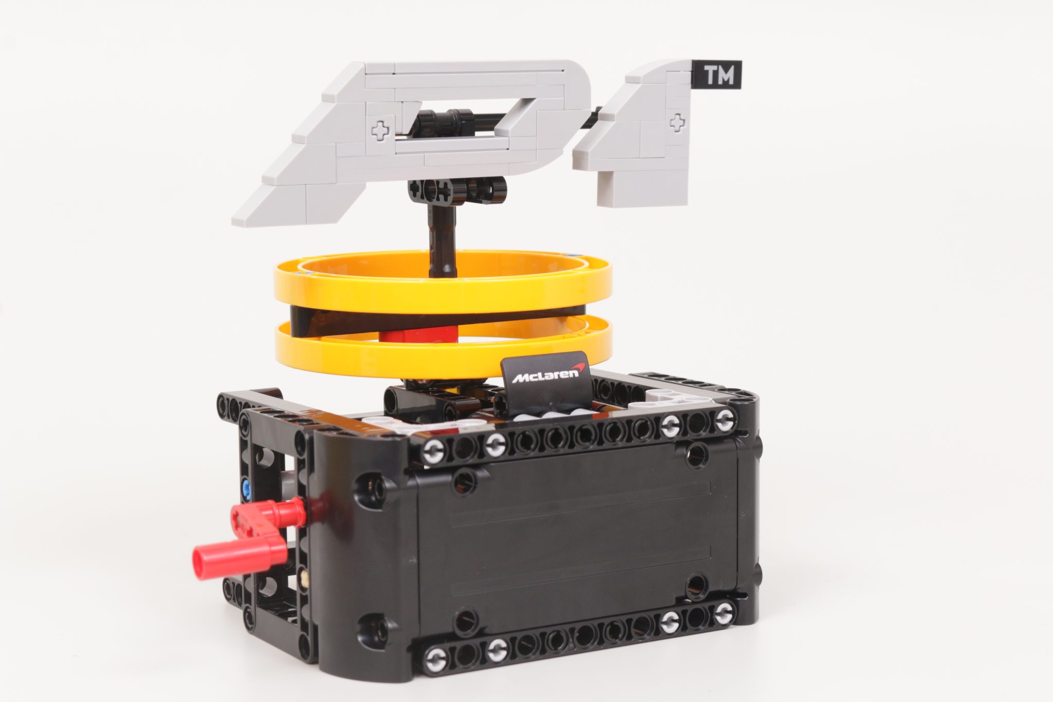 LEGO Technic McLaren 6535735 P1 Logo GWP review