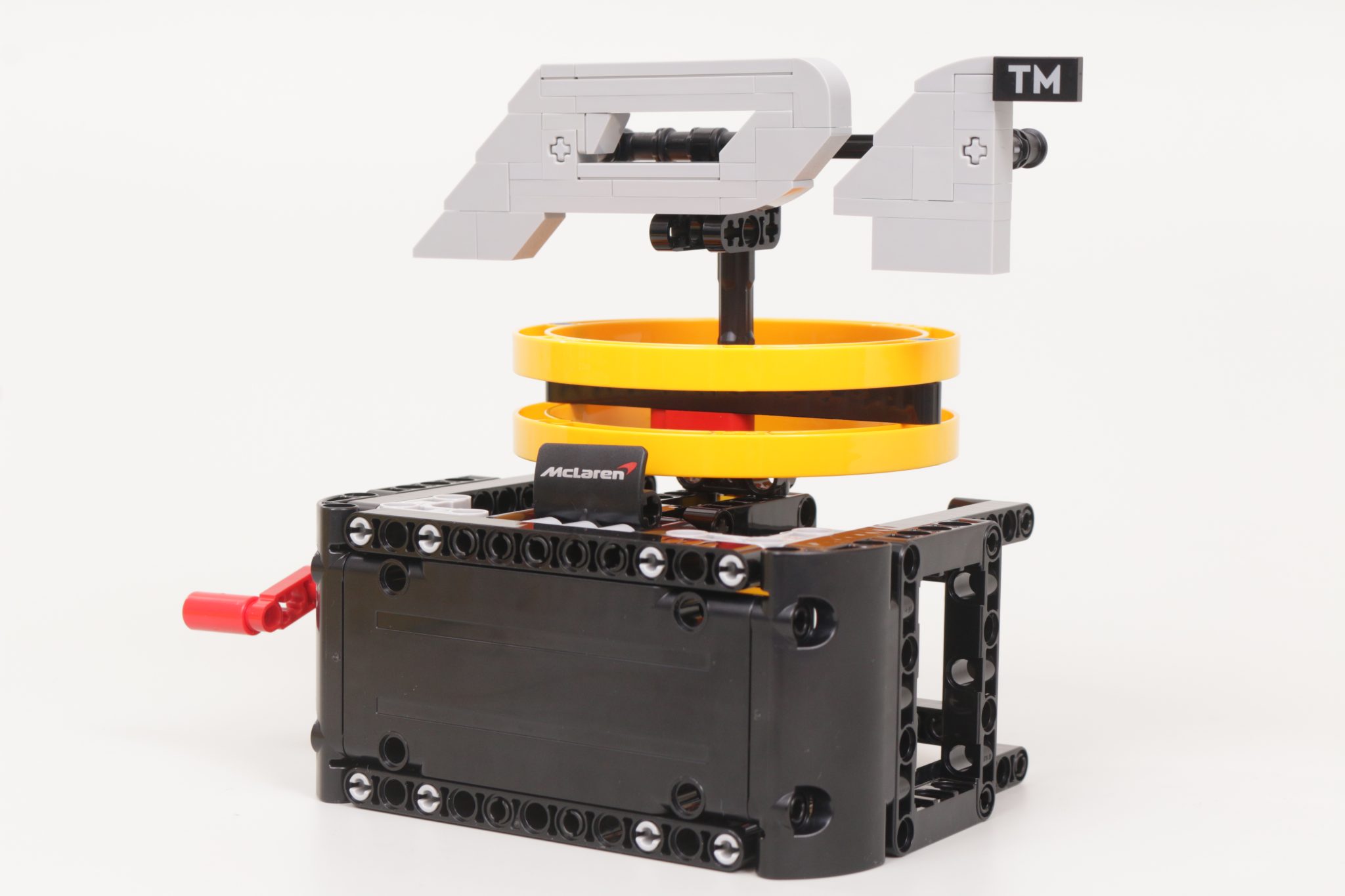 LEGO Technic McLaren 6535735 P1 Logo GWP review