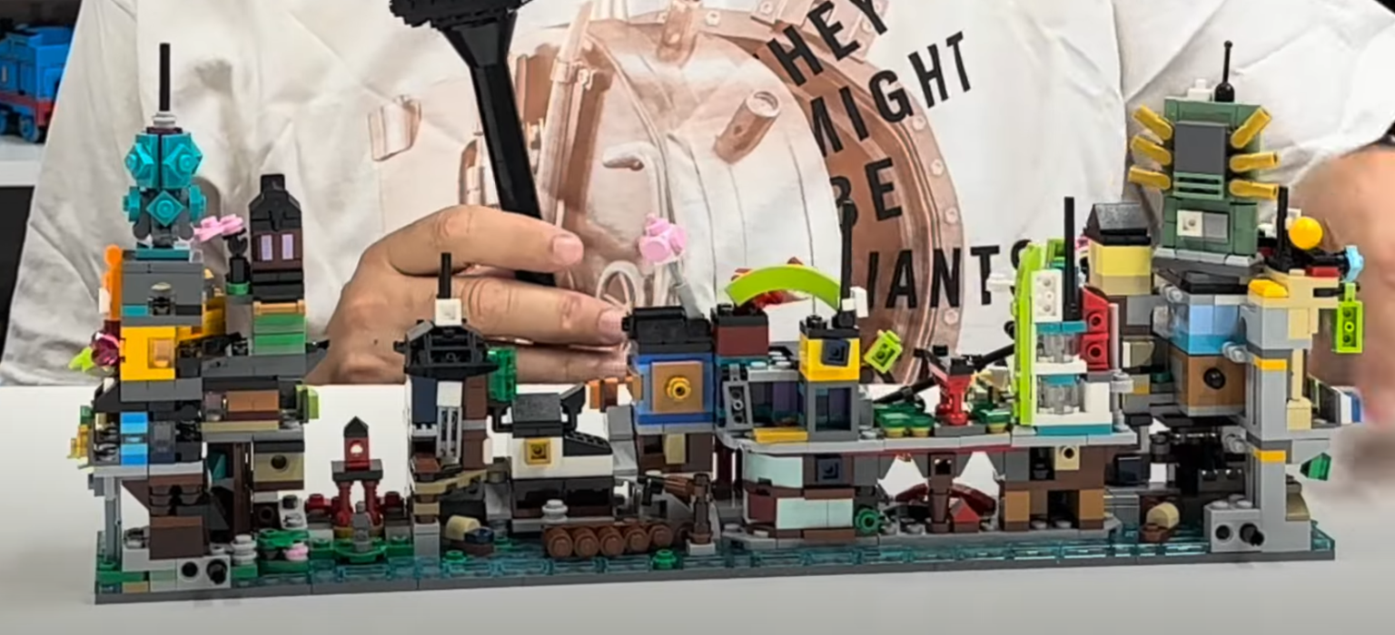 Check out all four Micro LEGO NINJAGO City sets connected